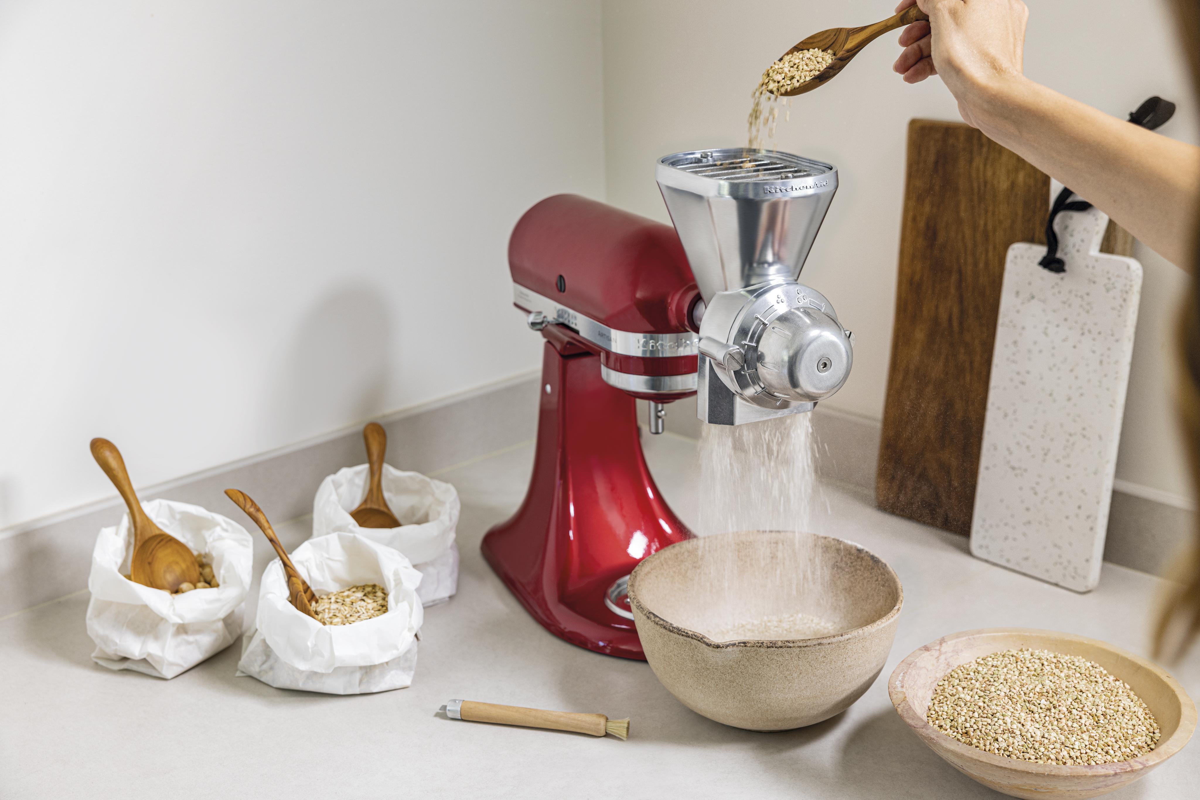 Candy Apple - A bright, glazed red in metallic gloss | KitchenAid UK