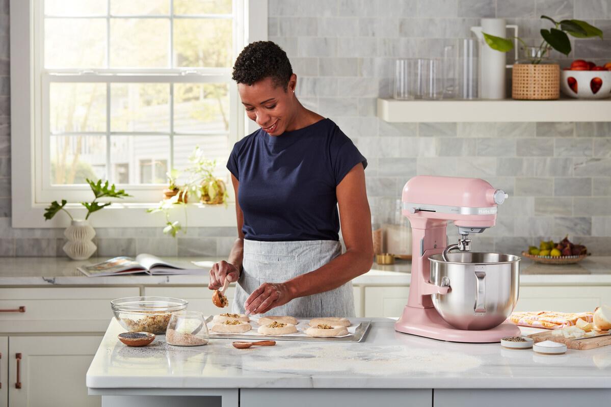 KØKKENMASKINE MED LØFTEARM 6,6L – ARTISAN - Dried rose | KitchenAid DK