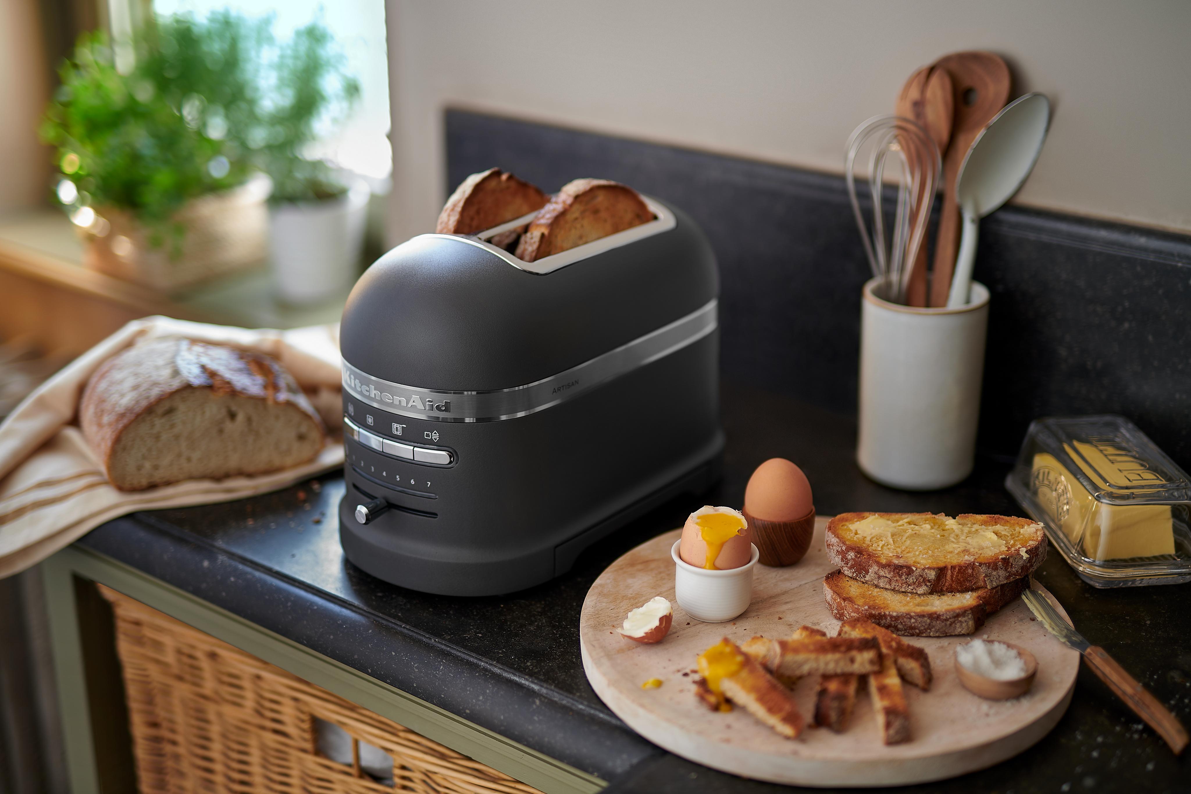 Toasters | 2 & 4 Slice Toaster | KitchenAid UK