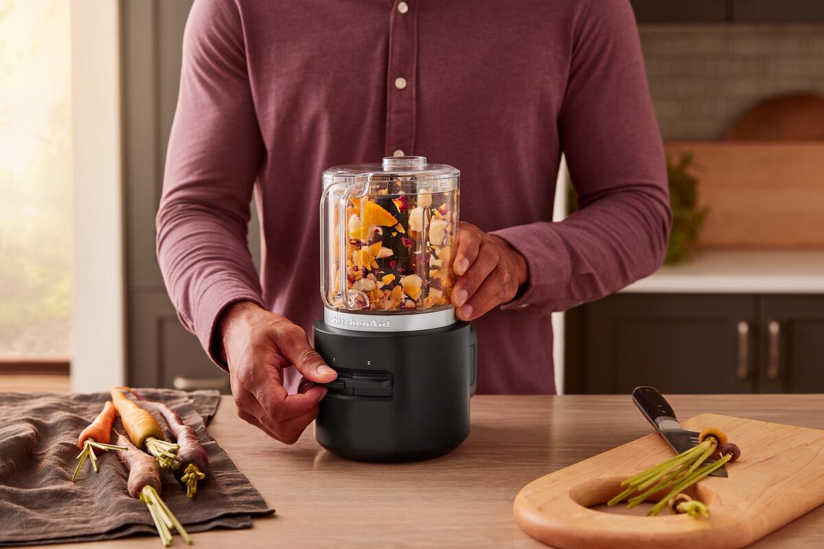 CORDLESS FOOD CHOPPER WITH BATTERY - KITCHENAID GO | KitchenAid UK