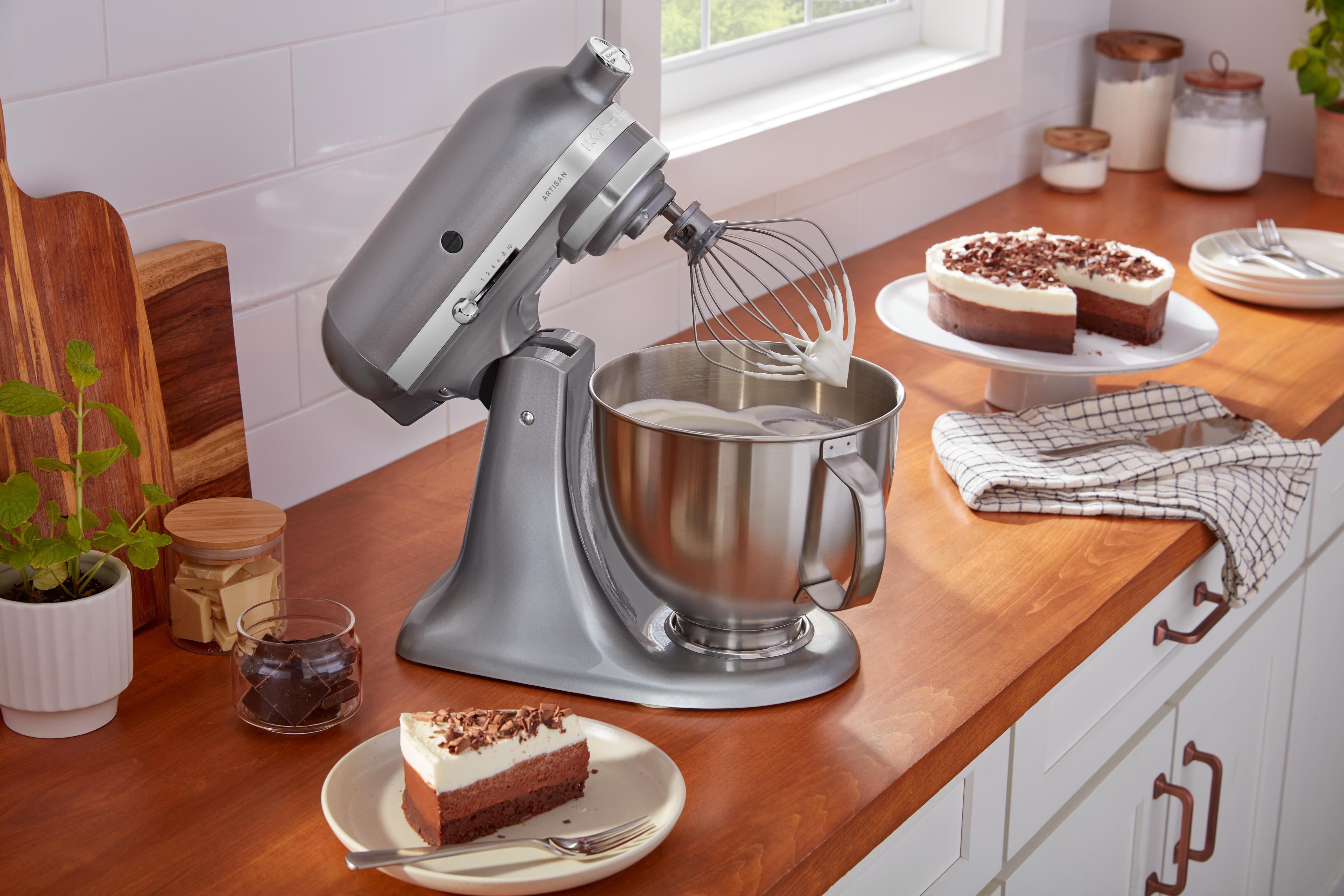 Contour Silver - A silver with a metallic gloss shine | KitchenAid UK